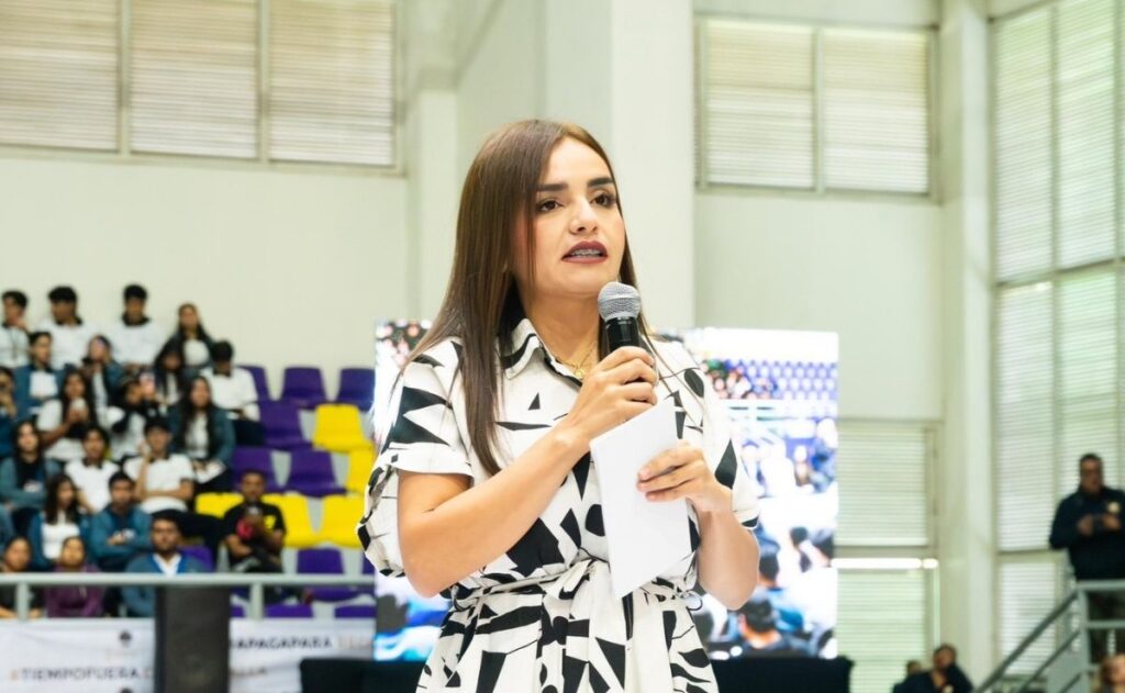 Grecia Quiroz acusa traición interna en asesinato de Carlos Manzo y ...